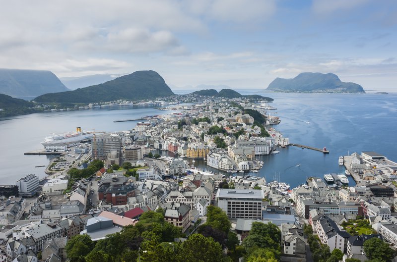 Billiga flyg till Ålesund från 1 960 kr | Flygresor.se